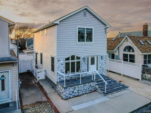 97 Cedarhurst Ave, Point Lookout, NY 11569