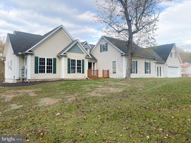 97 Elnina Dr, Hedgesville, WV 25427 | MLS #WVBE2045 | Compass