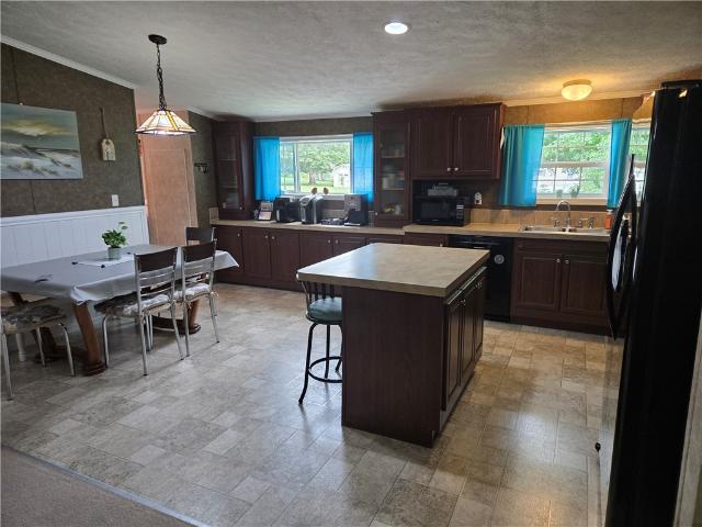97 Lakeview Dr