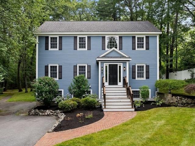 97 Liberty St, Middleton, MA 01949