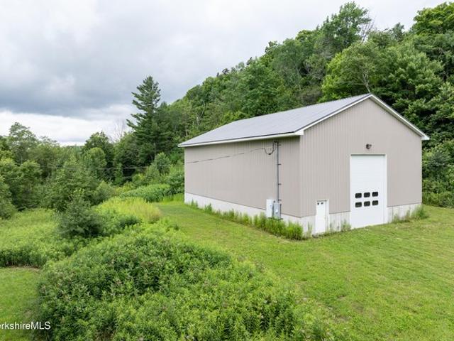 97 Main Rd, Savoy, MA 01256