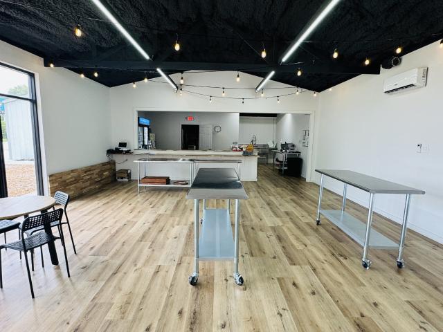 97 N James M Campbell Blvd