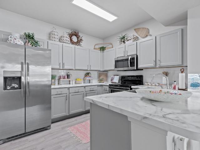 97 @ North Oak 2 Bedroom Apartment for Rent at 97 Ne 97th St, Kansas City, MO 64155 Meadowbrook Heights