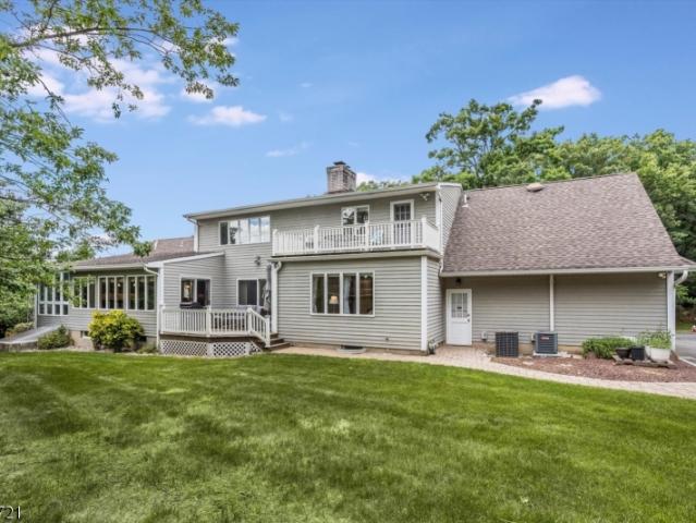 97 Poplar Dr