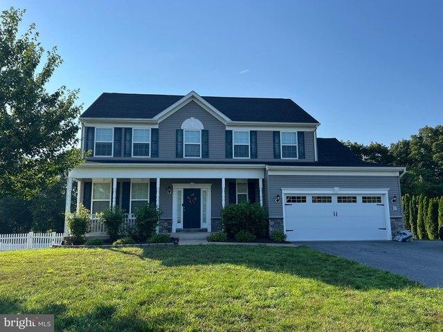 97 Portsmouth Ct, Falling Waters, WV 25419
