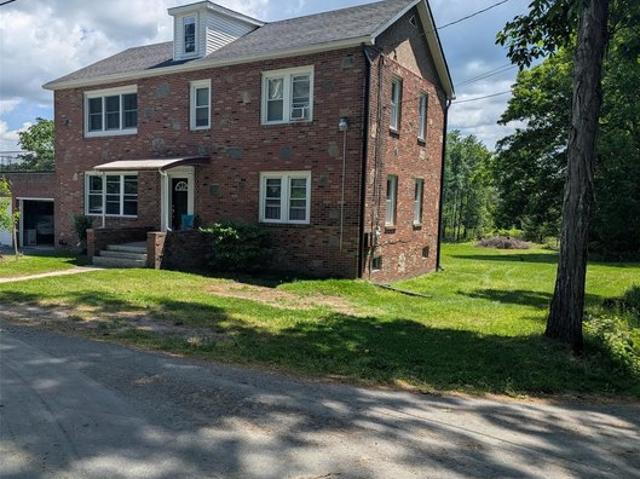 97 Rauch Rd, Lake Huntington, NY 12752