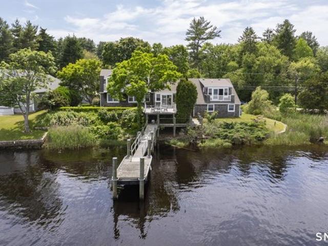 97 River Rd, Stonington, CT 06379