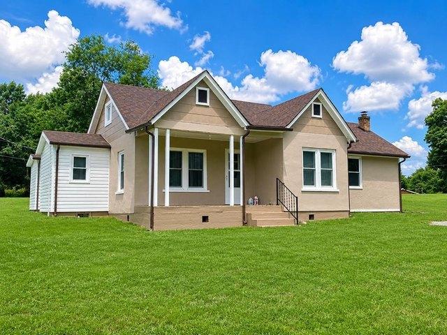 97 Robincrest Ln, Fries, VA 24330