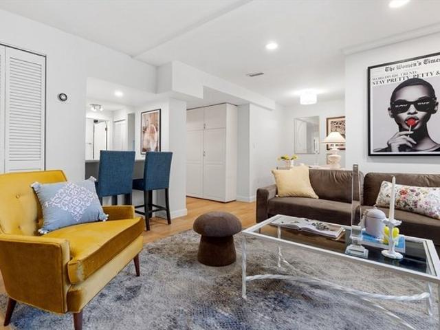 97 Sewall Ave Apt 5, Brookline, MA 02446