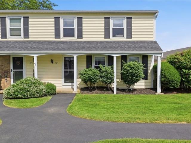 97 Springwood Dr, Webster, NY 14580