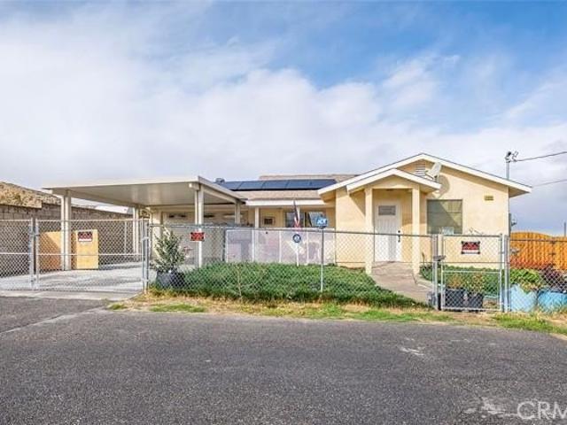 9404 Mesa Rd, Lucerne Valley, CA 92356