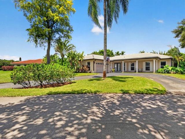9404 NW 37th Ct, Coral Springs, FL 33065