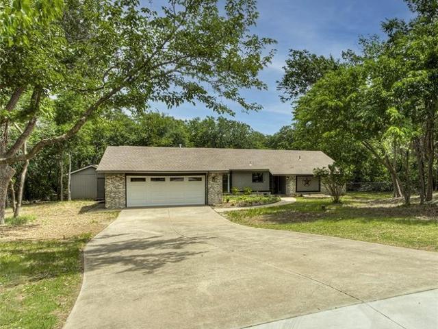 9404 Red Oak Ln, Edmond, OK 73034