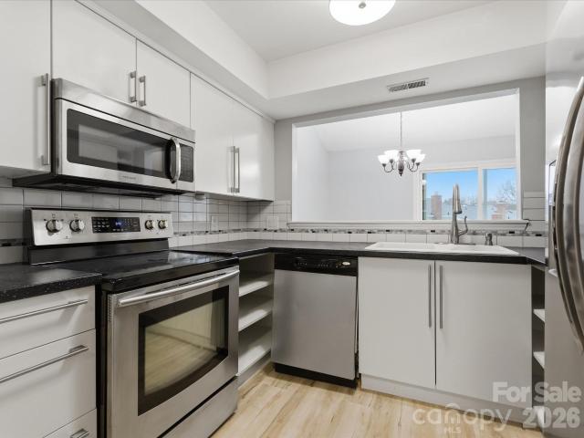9404 S Vicksburg Park Ct, Charlotte, NC 28210 | MLS #4351
