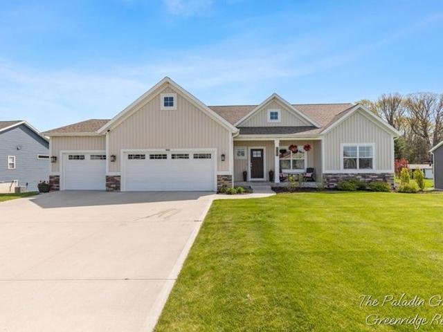 9404 Shoreway Dr, West Olive, MI 49460