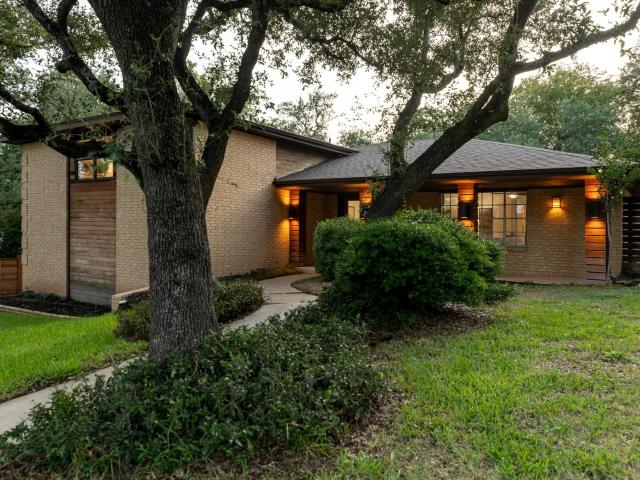 9404 Springwood Dr