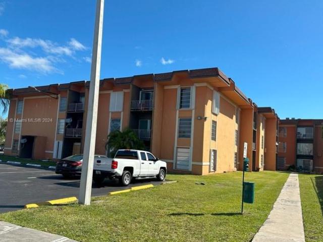 9405 SW 76 #Y12, Miami, FL 33173