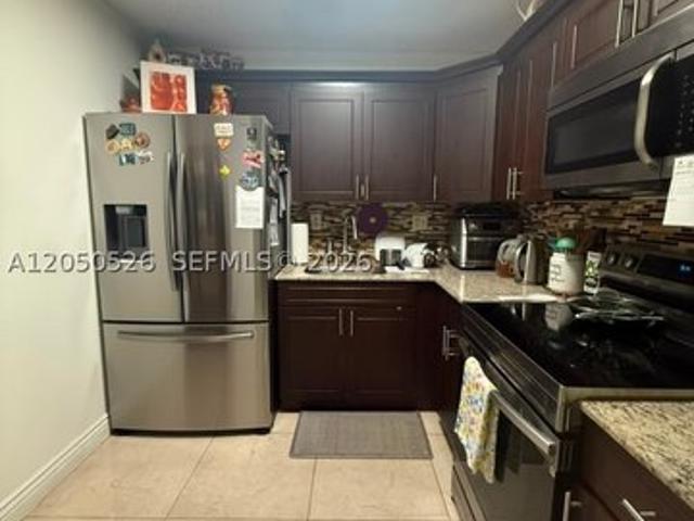 9405 W Flagler St Unit 212D, Miami, FL 33174