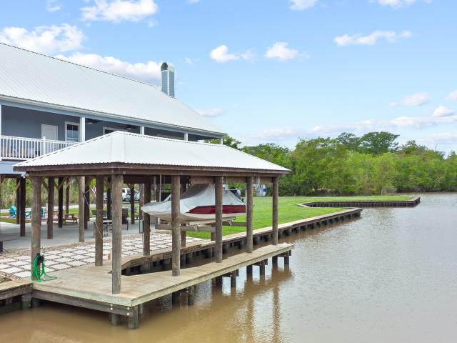 9406 Amberjack Ln, Abbeville, LA 70510 | MLS #2500004