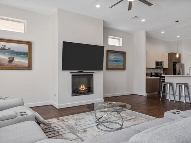 9406 Glenfield Ct, Houston, TX 77096
