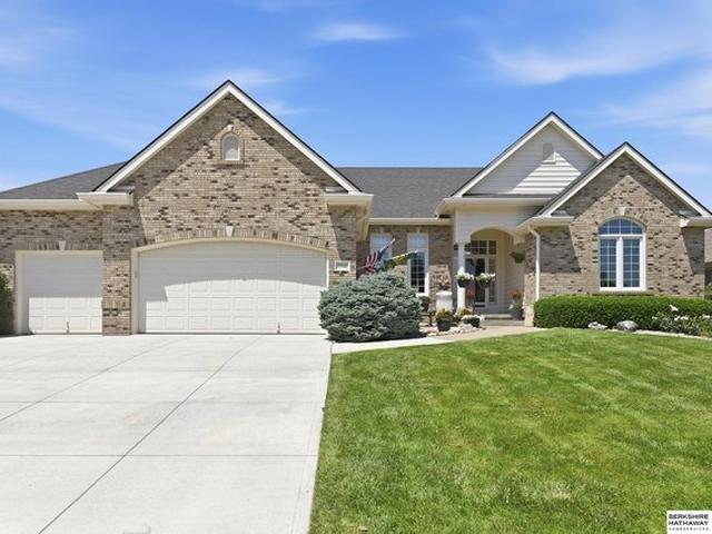 9406 Granville Pkwy, La Vista, NE 68128