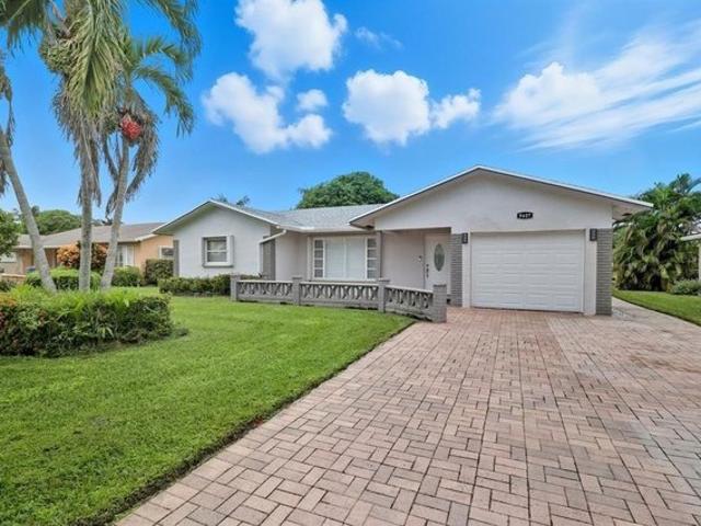 9407 NW 70th Pl, Tamarac, FL 33321