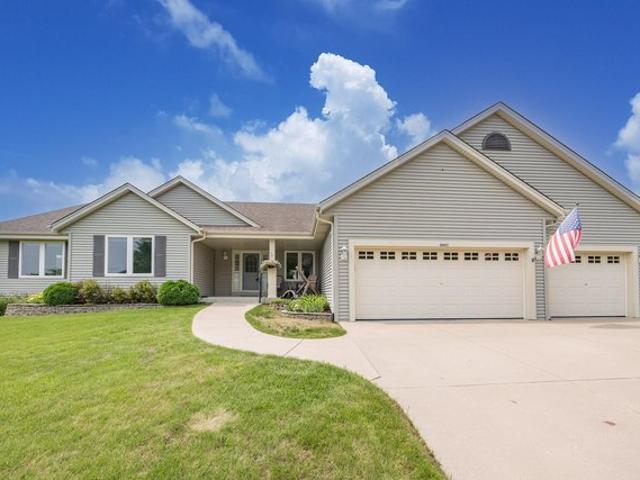 9407 S 33rd St, Franklin, WI 53132