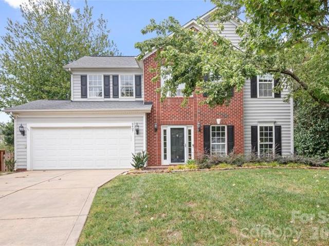 9407 Willow Tree Ln, Charlotte, NC 28277
