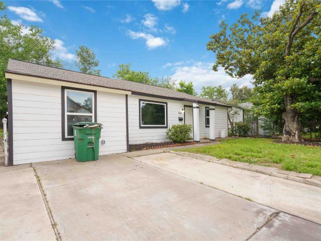 9409 Fairland Dr, Houston, TX 77051 | MLS #54446 | Compass