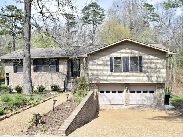 9409 Winter Side Ln, Chattanooga, TN 37421