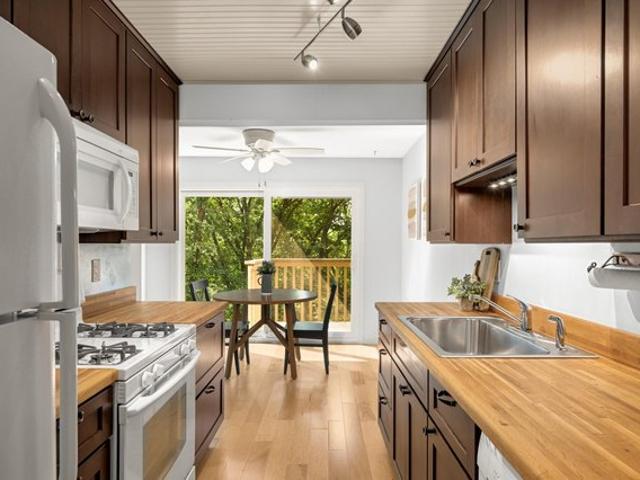 9400 Old Cedar Ave S Apt 102, Bloomington, MN 55425