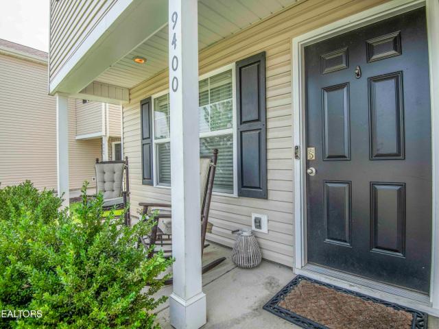 9400 Avian Forest Lane