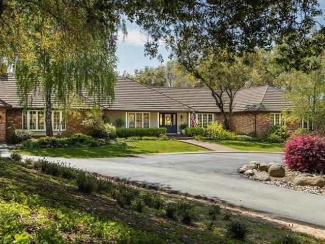 9400 Horseshoe Bar Rd, Loomis, CA 95650