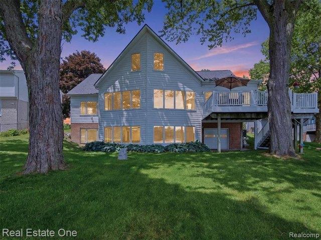 9400 Sashabaw Rd, Independence, MI 48348