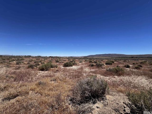 9400 Via Toledo, Silver Springs, NV 89429 | MLS #240008