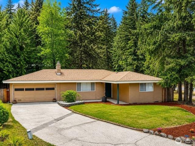 9401 Columbine Cir W, University Place, WA 98467