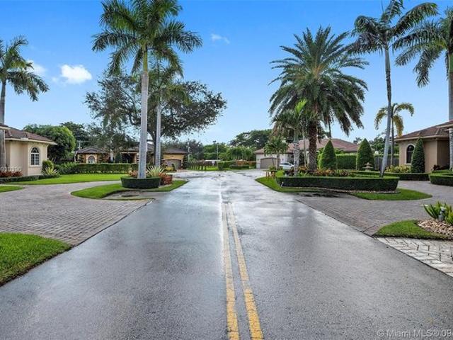 9401 SW 88th Ct, Miami, FL 33176