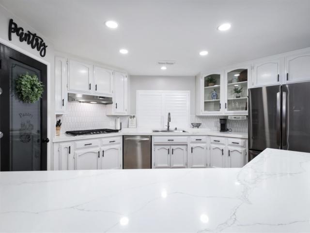 9401 Valley Oak Court