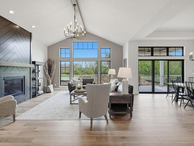 9401 W Huntington Dr