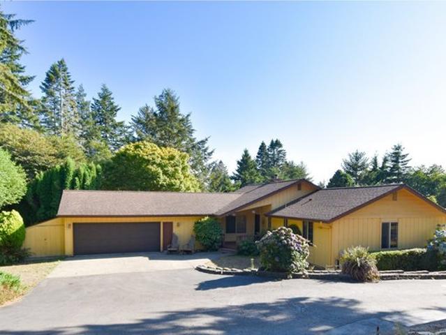 94020 Kirkendall Ln, North Bend, OR 97459