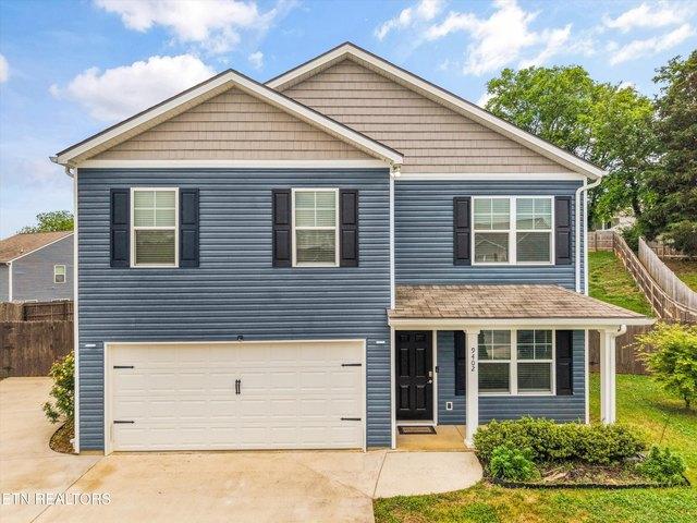 9402 Cornflower Ln, Mascot, TN 37806