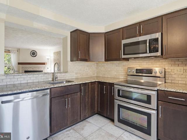 9402 Granite Hill