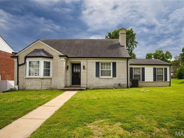 9402 Pine Ave, Brentwood, MO 63144