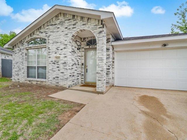 9403 Crimnson Ct, Dallas, TX 75217