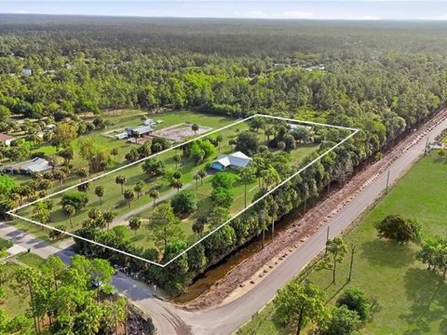 940 10th St SE, Naples, FL 34117