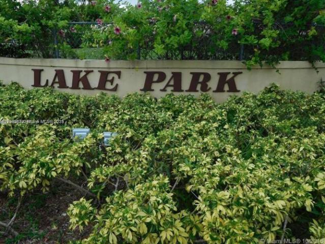 940 199th St NE #209, Miami, FL 33179