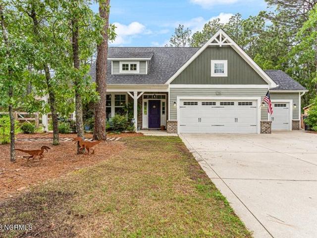 940 Central Dr, Southern Pines, NC 28387