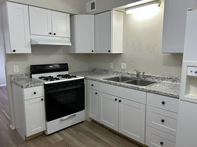 940 Chelwood Park