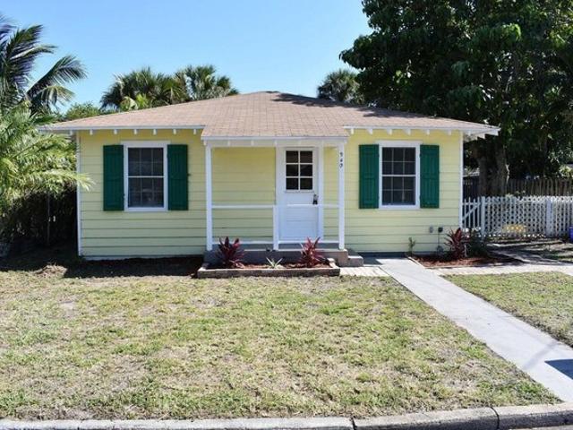 940 Bignonia Rd, West Palm Beach, FL 33405