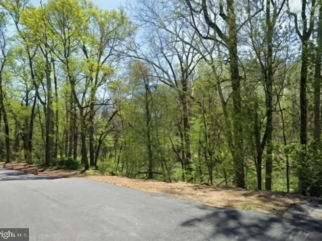 940 Dennis Cir, Harrisburg, PA 17111
